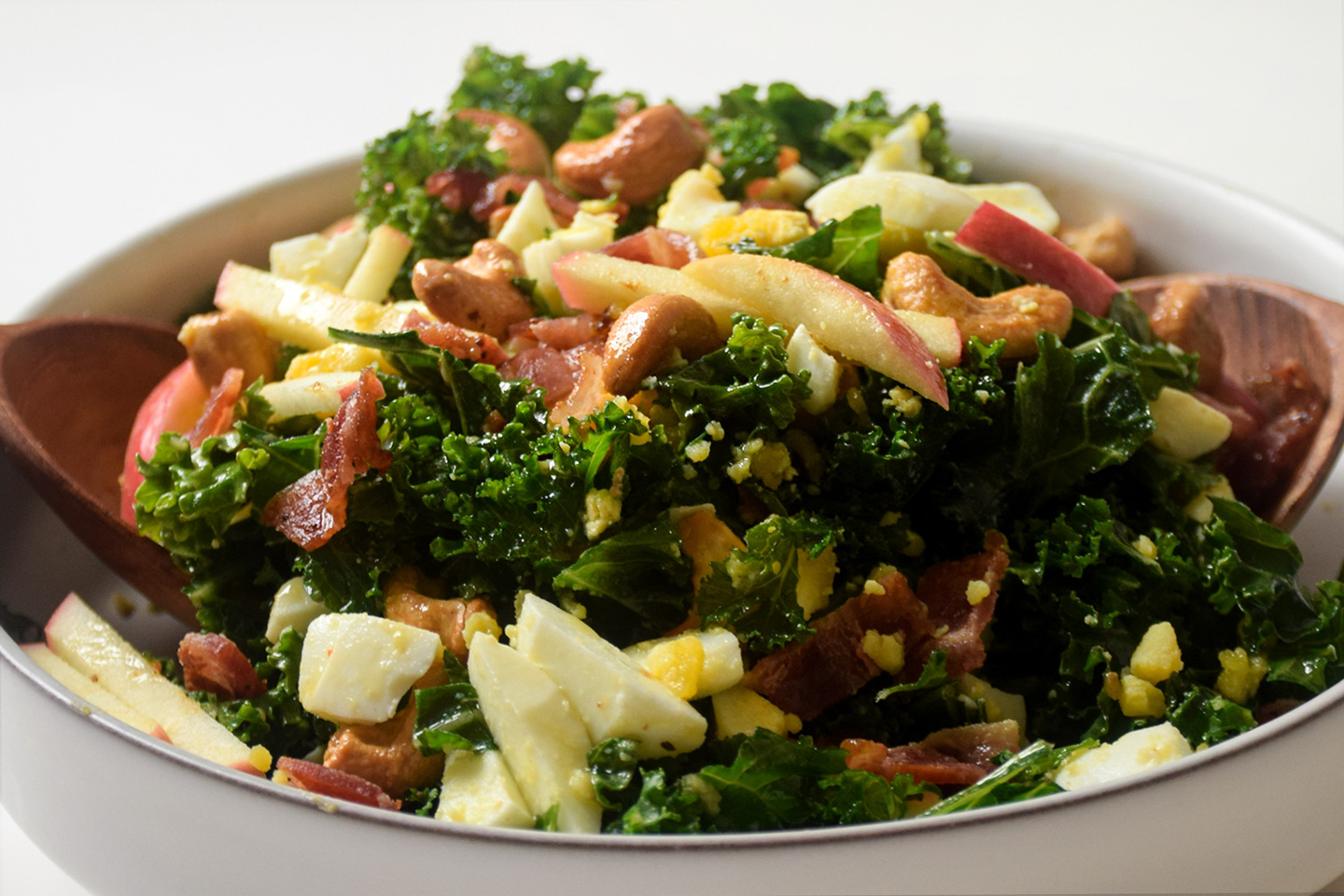 Kale Salad With Bacon And Egg Bravabod