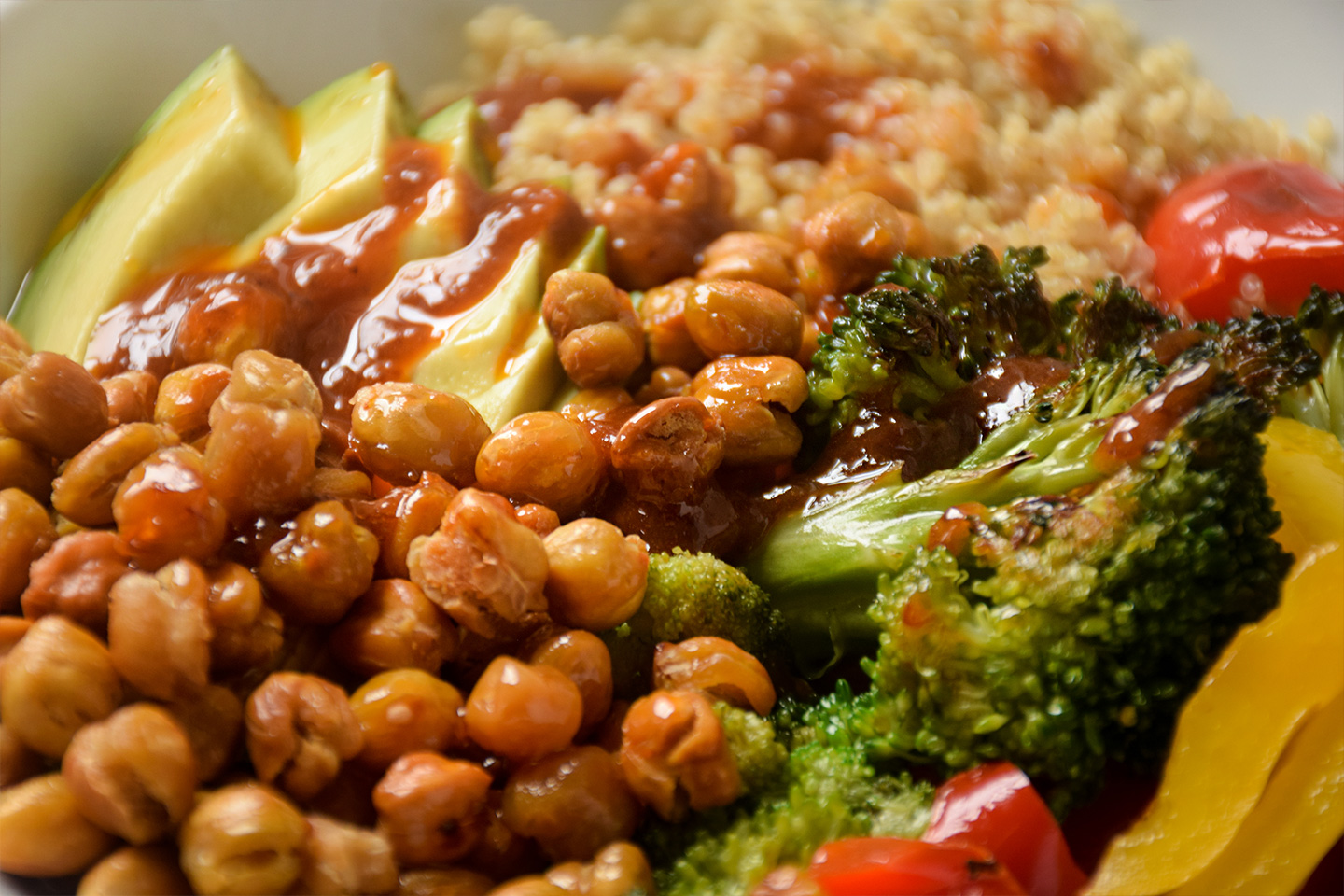 Spicy Chickpea And Quinoa Bowls Bravabod